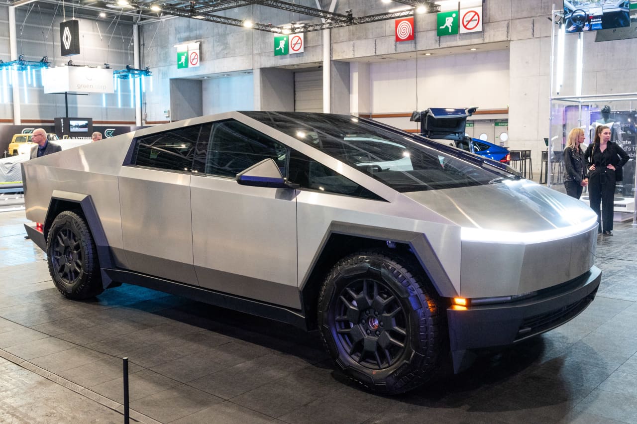 Tesla Cybertruck Detonates Outside Trump Hotel. What to Know.