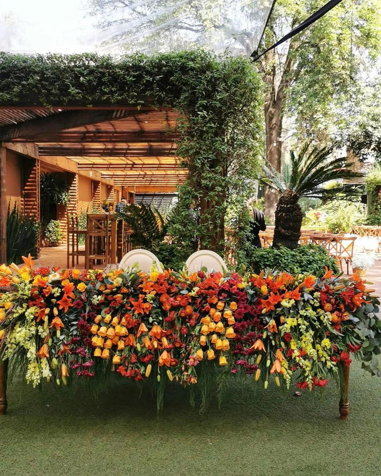 12+1 formatos de mesas para bodas que marcarán la diferencia en tu banquete