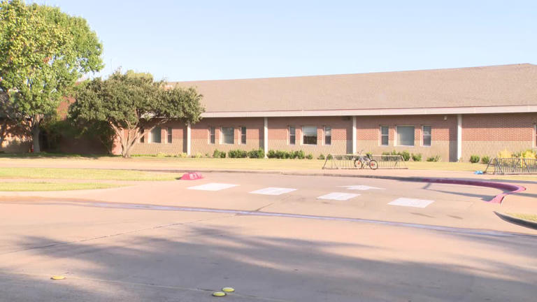 Lewisville ISD considers closing 5 elementary schools Lewisville ISD considers closing 5 elementary schools