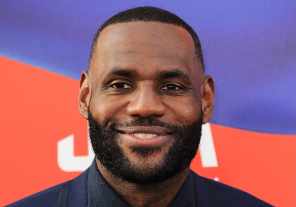 LeBron James Scores 11 Points, 12 Assists in Season Debut