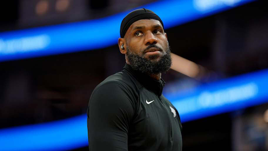 LeBron James flexes iced-out custom blazer for historic NBA pregame fit LeBron James flexes iced-out custom blazer for historic NBA pregame fit