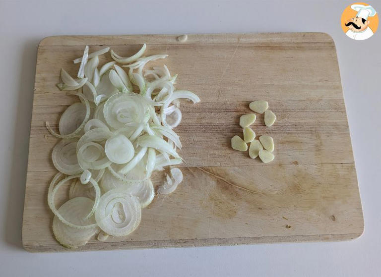 Creamy onion pasta: A tasty and super cheap pasta dish!