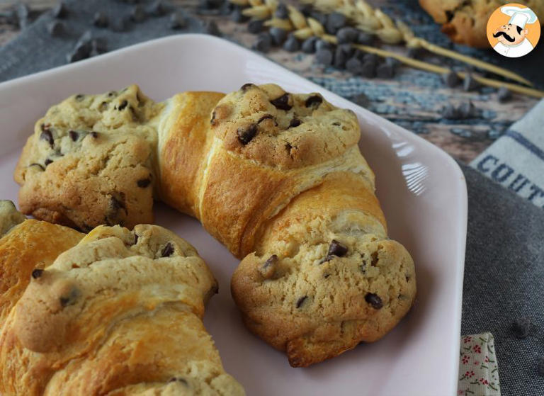 Crookies, super easy to make! perfect combo of cookies and croissant!