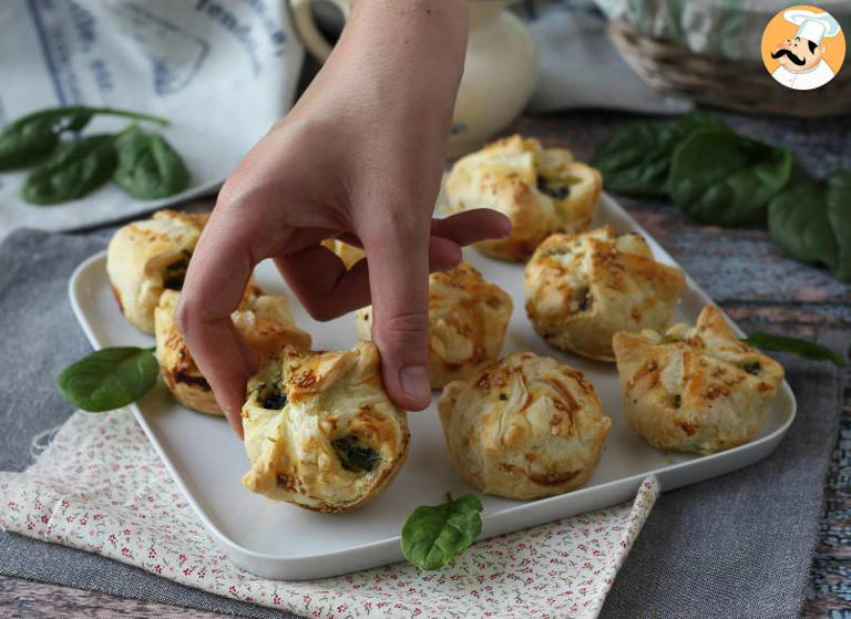 Mini folhados de espinafre e queijo de cabra Mini folhados de espinafre e queijo de cabra