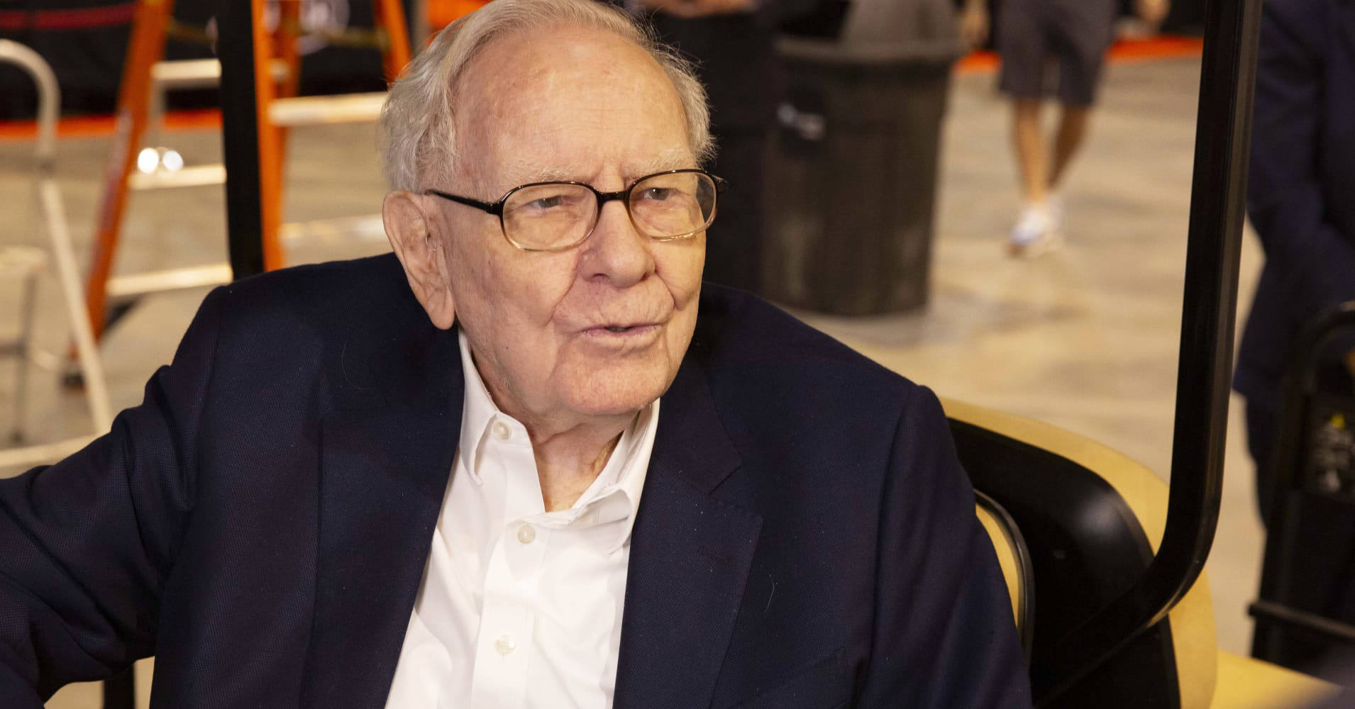 Warren Buffett — worried about impersonators — says he doesn't endorse ... Warren Buffett — worried about impersonators — says he doesn't endorse ...