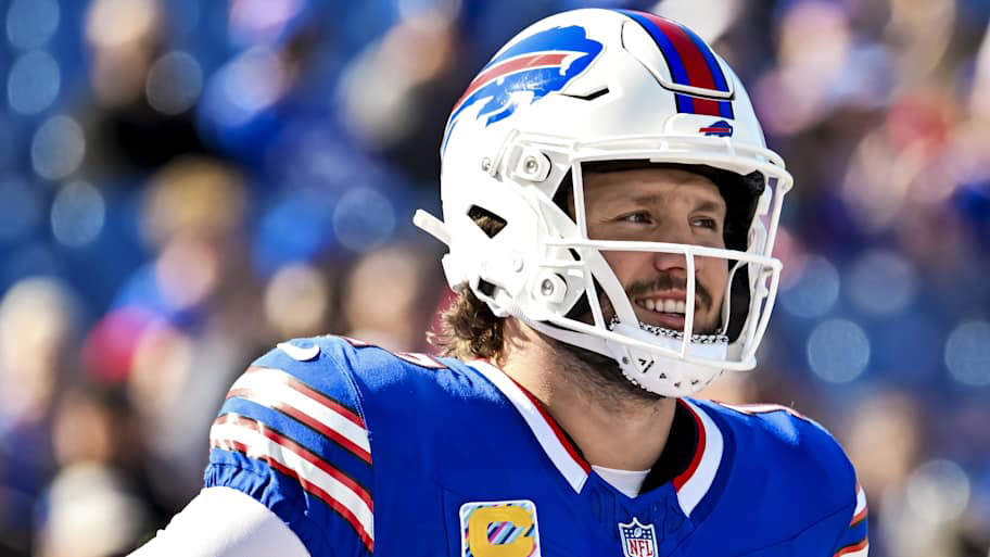 Josh Allen sends sweet message to Hailee Steinfeld after practice Josh Allen sends sweet message to Hailee Steinfeld after practice