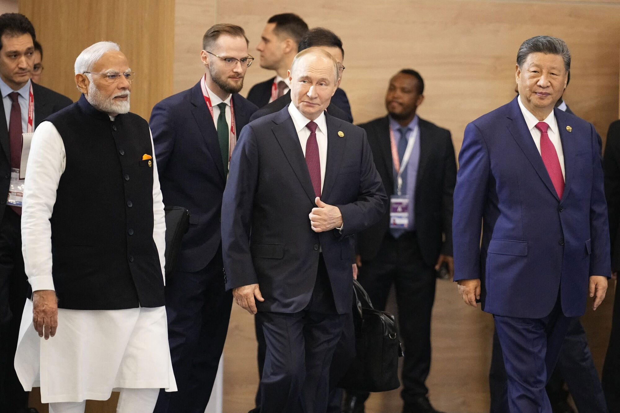 Xi-Modi Breakthrough Followed Months of Pressure by India CEOs Xi-Modi Breakthrough Followed Months of Pressure by India CEOs