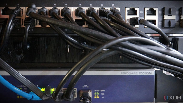 4 advantages of stacking network switches (and why you'd want to)