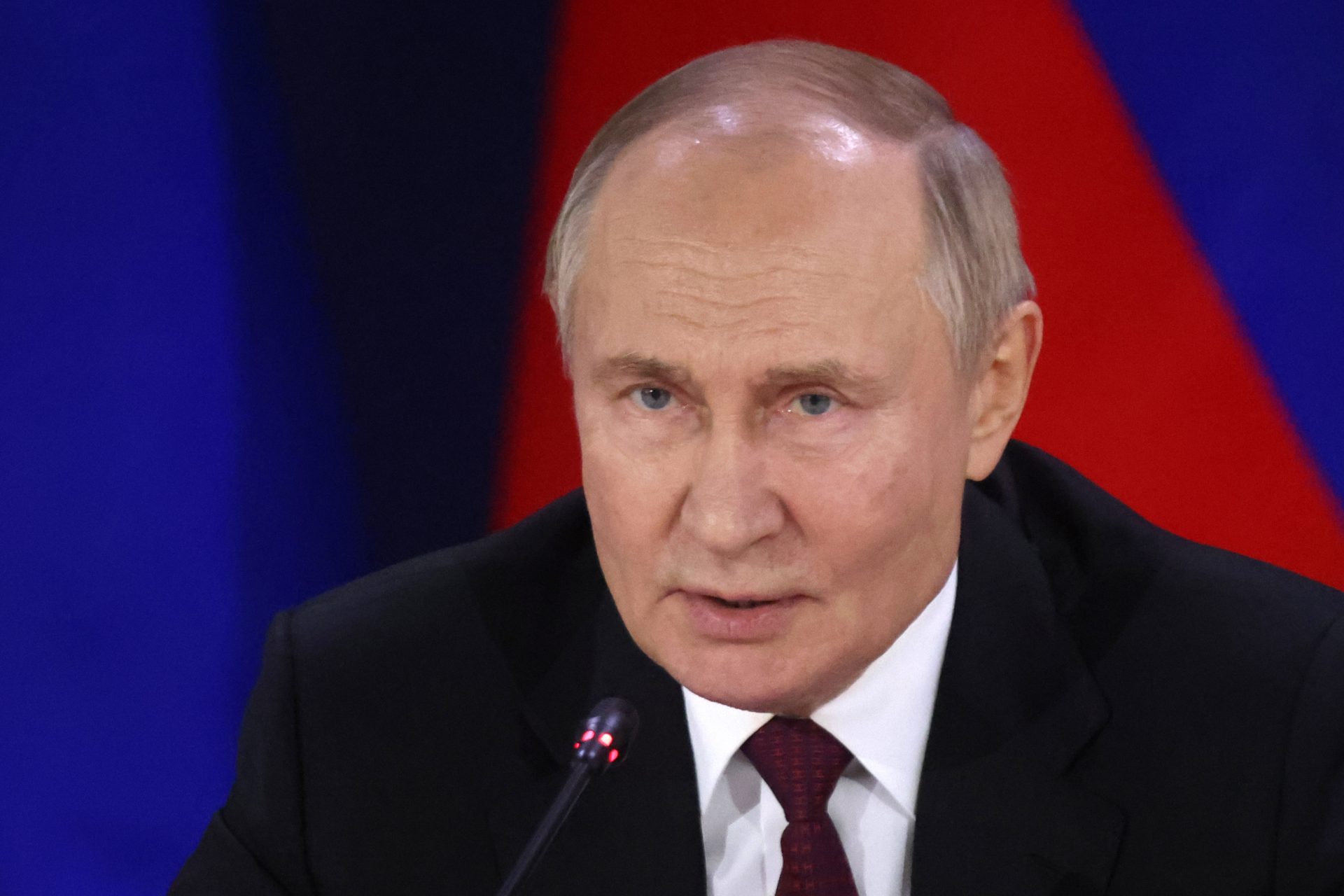 Oreshnik: Putin's 'unstoppable' ballistic missile