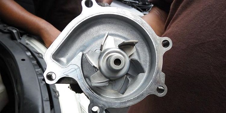 Ini penyebab mesin mobil bekas sering overheat selain radiator