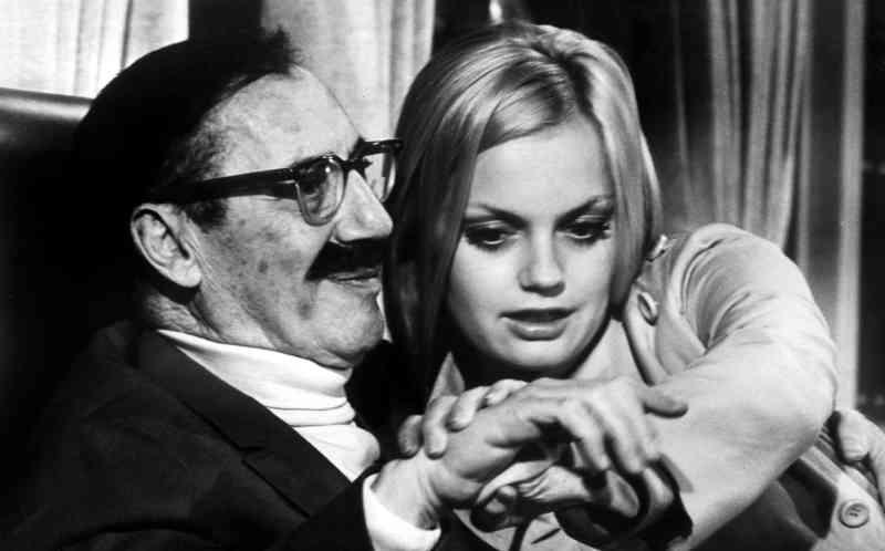 Retro Blast: Groucho Marx's Groundbreaking Career