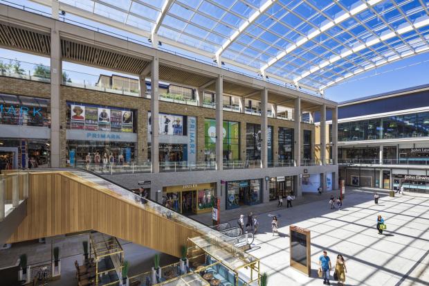Police release CCTV after theft at Westgate in Oxford