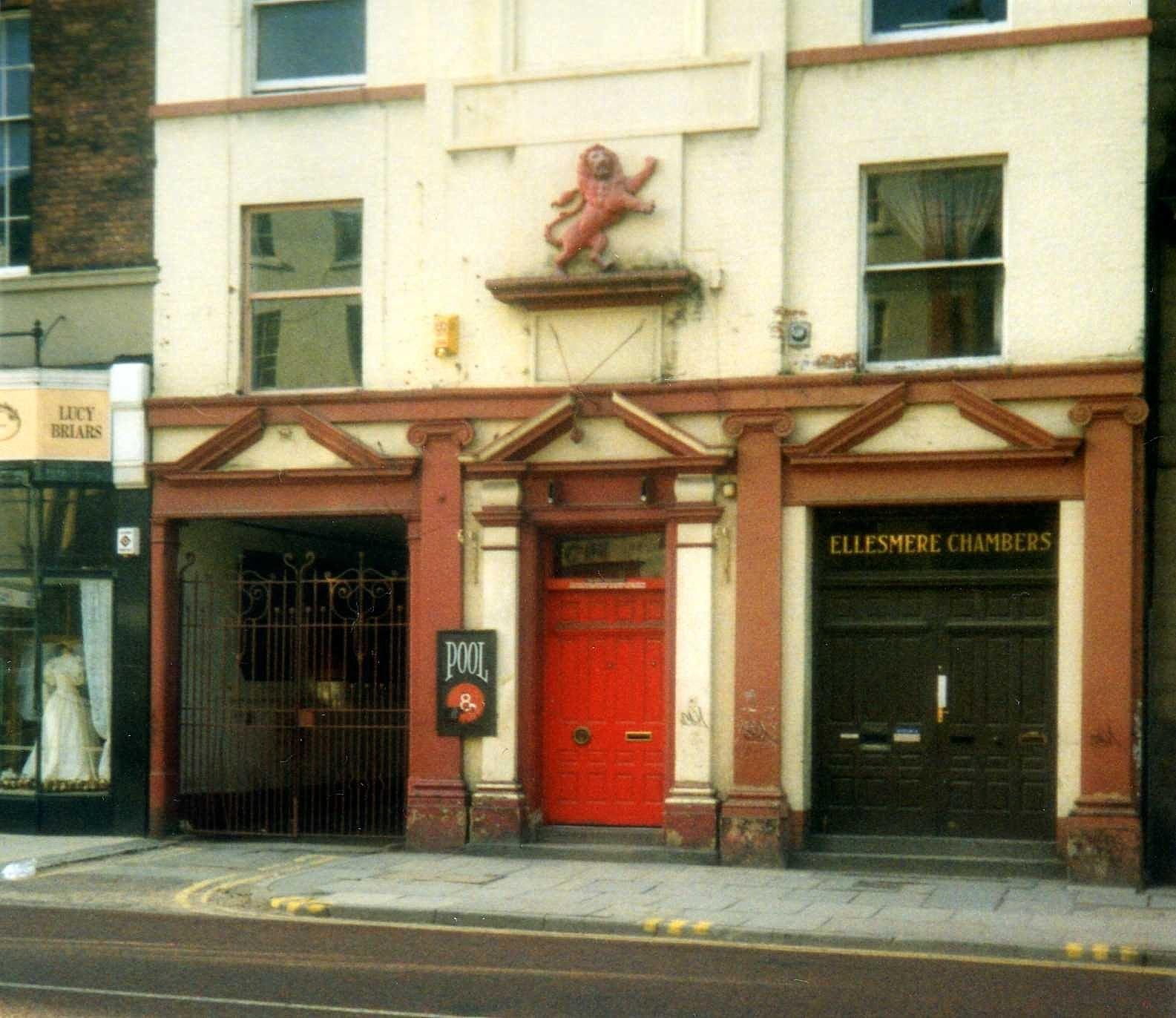 36 fantastic pictures of Preston's roughest pubs through the decades ...