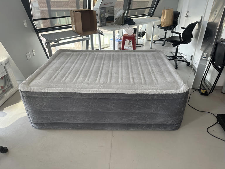 We Found Air Mattresses Your House Guests Will Actually Enjoy Sleeping On