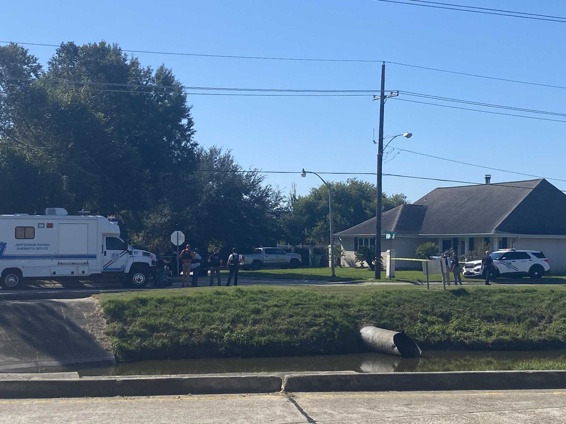 SWAT suspect in custody after firing shots at JPSO deputies in Metairie SWAT suspect in custody after firing shots at JPSO deputies in Metairie