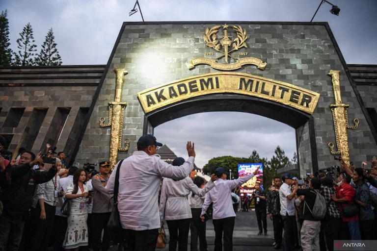 Prabowo Biayai Retret Pakai Duit Pribadi, Yulius PDIP: Mengacaukan Tata ... Prabowo Biayai Retret Pakai Duit Pribadi, Yulius PDIP: Mengacaukan Tata ...