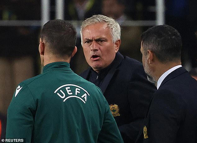 Jose Mourinho SENT OFF against Manchester United for protesting against ... Jose Mourinho SENT OFF against Manchester United for protesting against ...