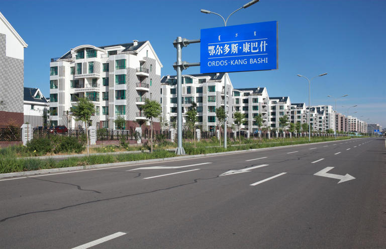 Inside China's 'ghost cities' crisis