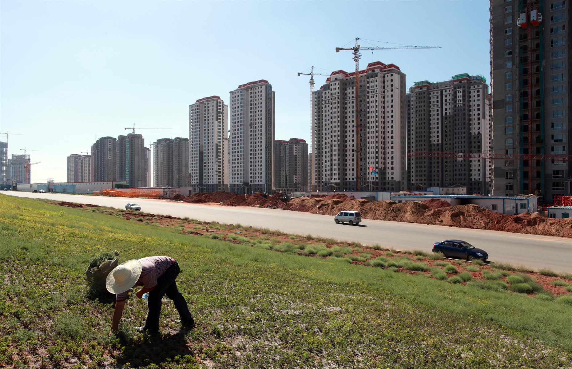 Inside China's 'ghost cities' full of empty homes and streets