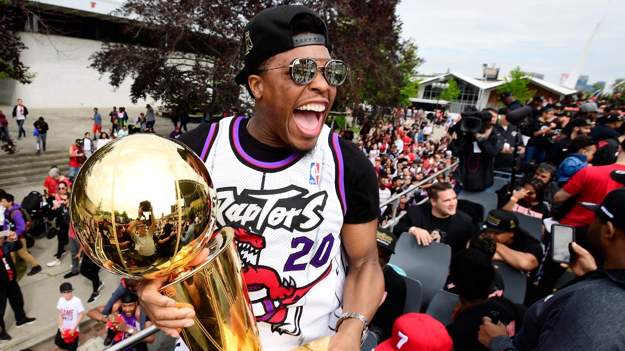 Renowned Eagles fan Kyle Lowry celebrates Super Bowl in Philly streets