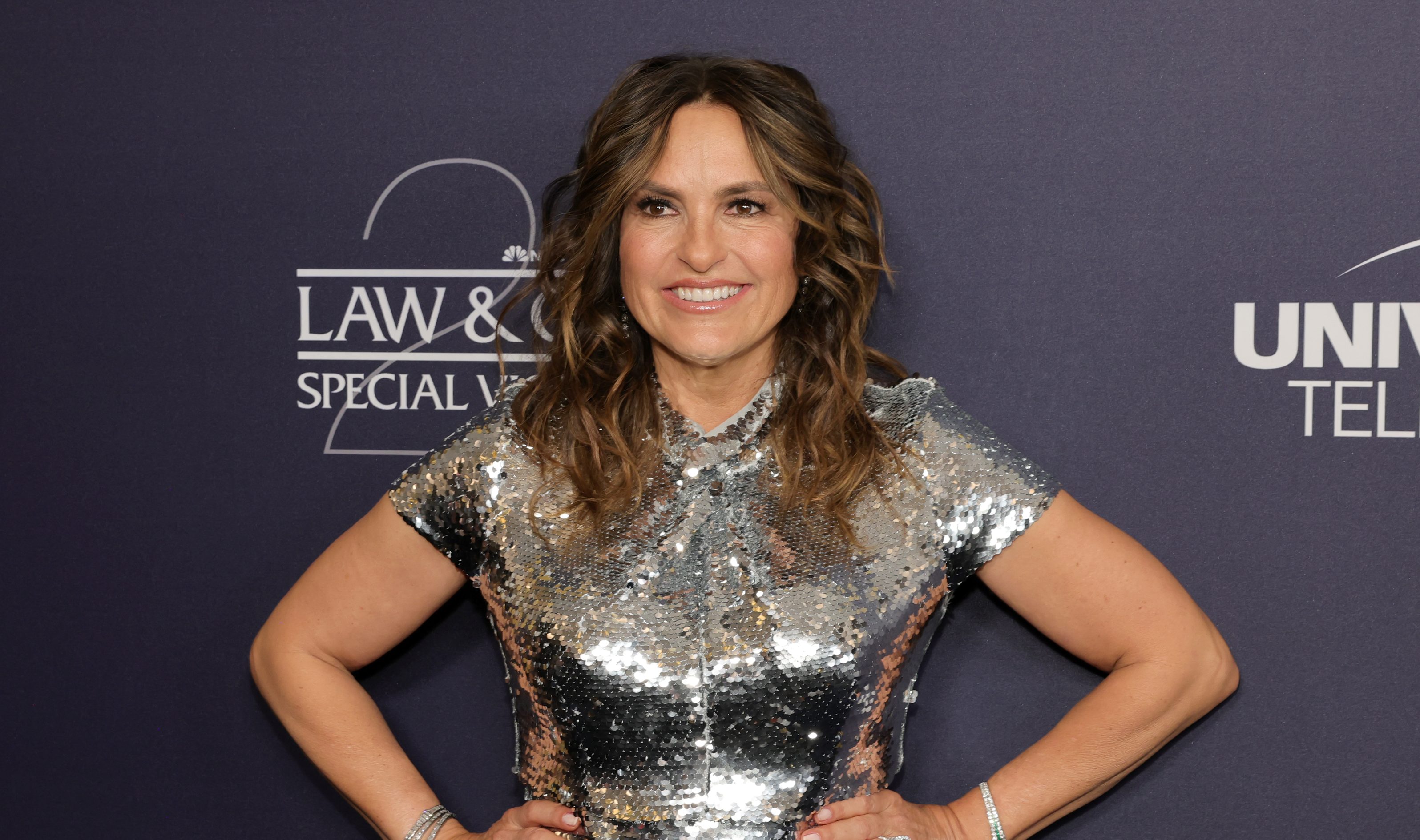 Mariska Hargitay and Kelli Giddish Nail Viral TikTok Dance in Heels on ...