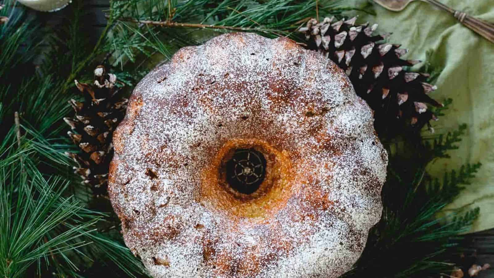 35 Holiday Cakes That Look Almost Too Good to Eat