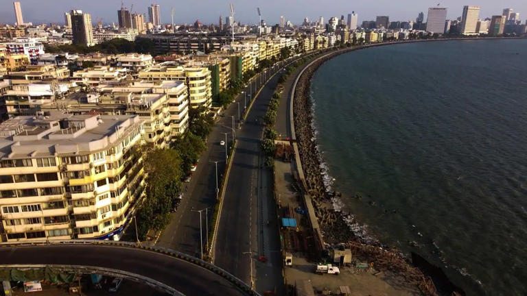Mumbai's Marine Drive To Be Illuminated With 110 LED Lights Soon; All ...