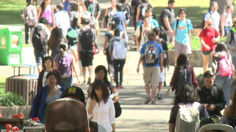 Motorists warned of increased traffic as UH students return for semester Motorists warned of increased traffic as UH students return for semester