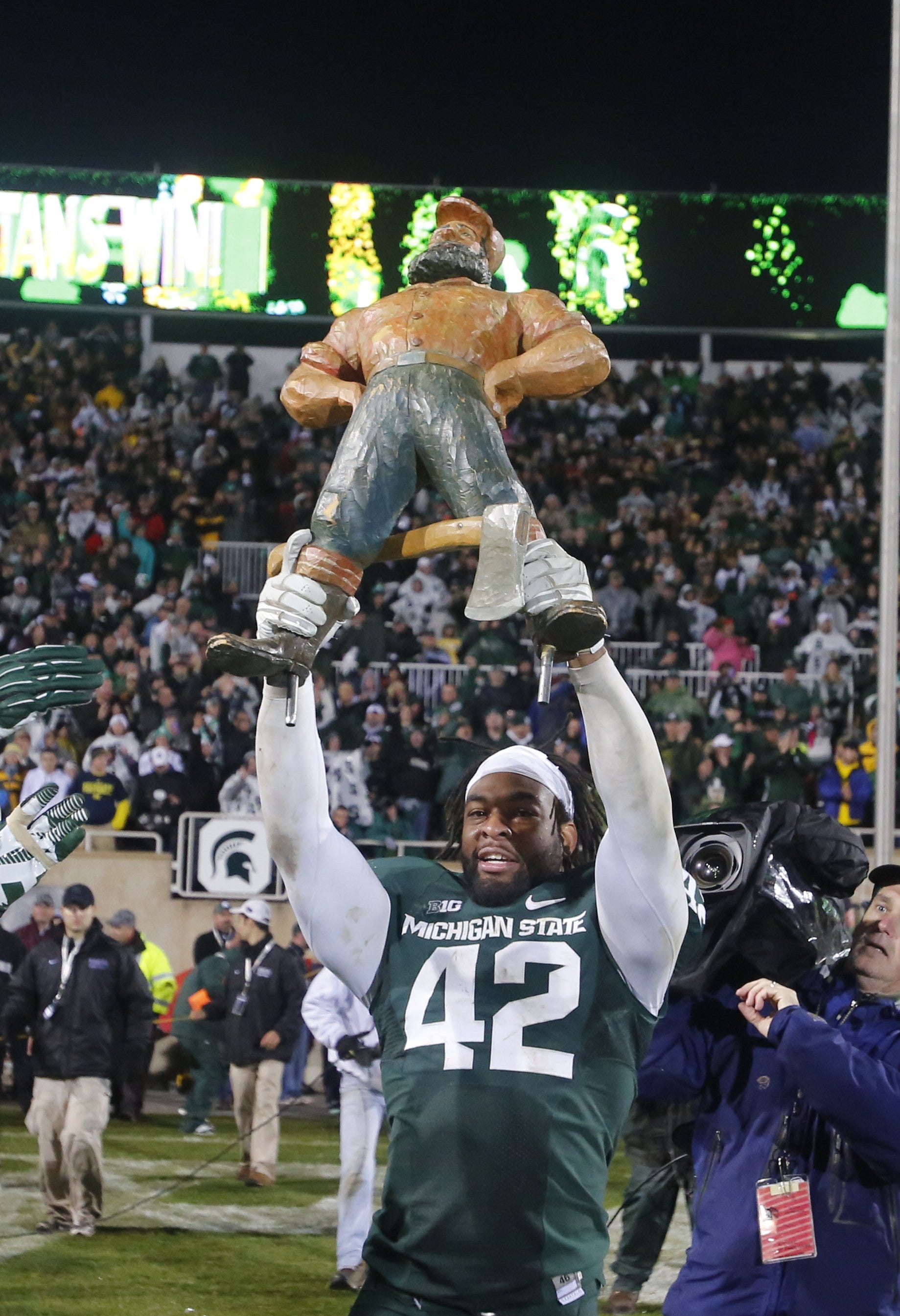 Top 10 Big Ten football rivalry trophies, from Old Oaken Bucket to ...