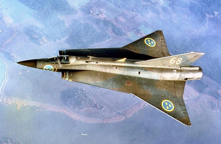 Today in Aviation History: First Flight of the Saab 35 Draken