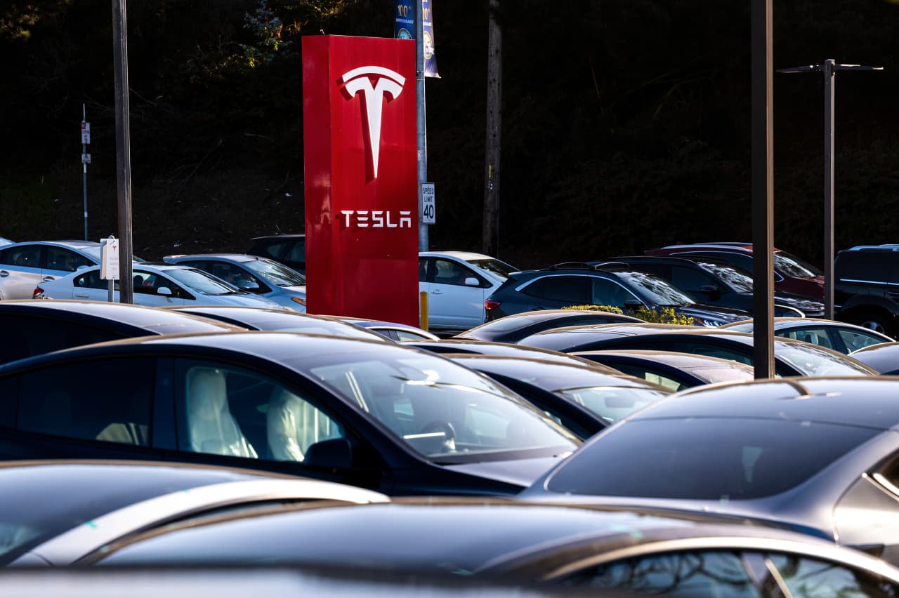 Tesla Stock Is Falling Again. Where the Charts Say It Could Be Headed Next.