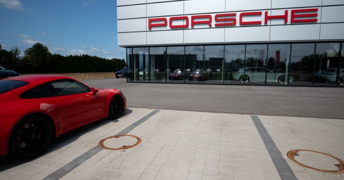 Major Challenges at Porsche: Cutting 3.900 Jobs