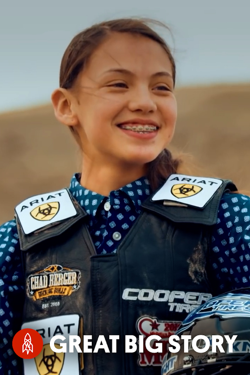 Najiah Knight, die beim Bullenreiten Grenzen überschreitet