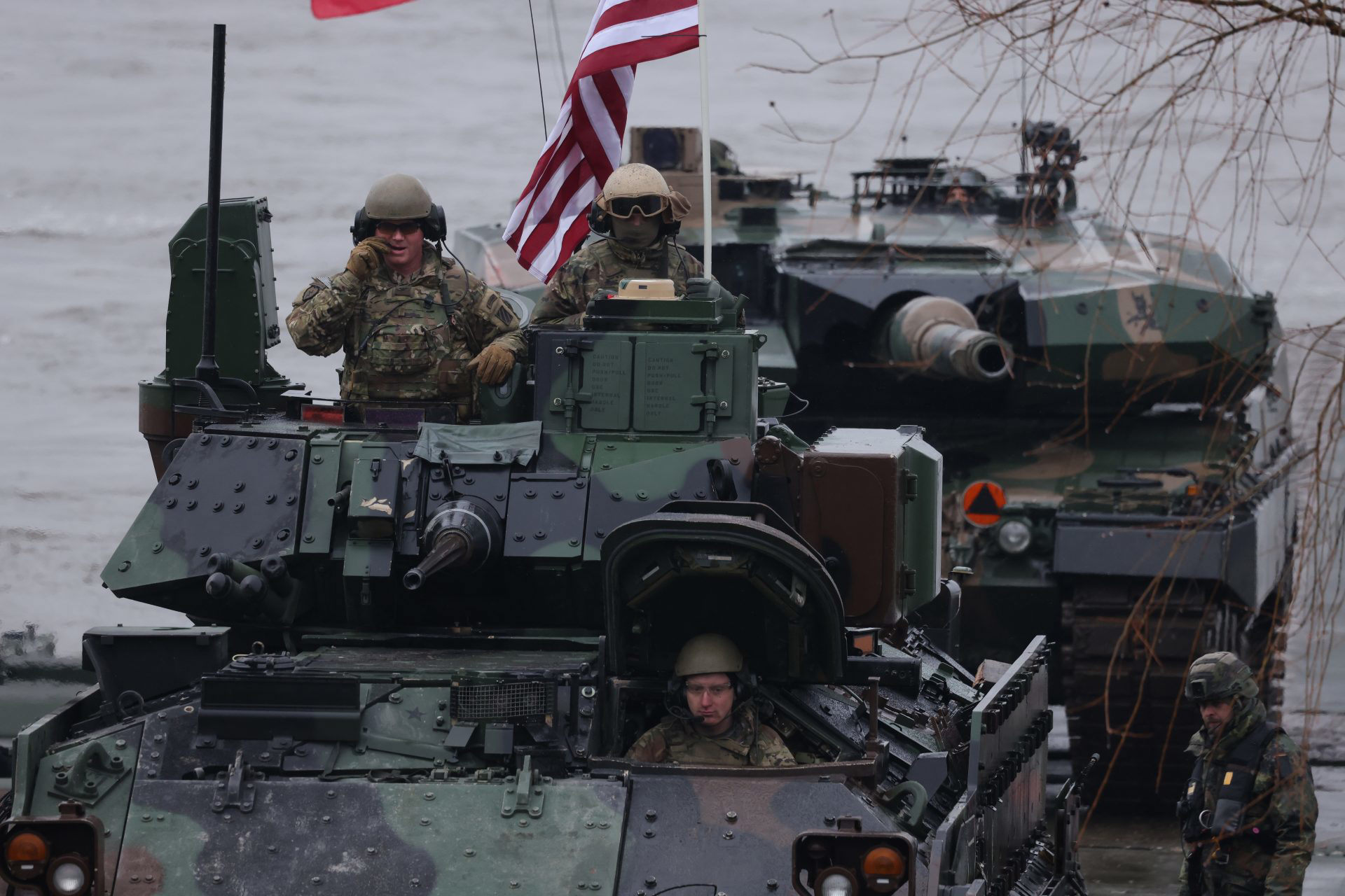 U.S. shifts military closer to Russian border amid growing tensions U.S. shifts military closer to Russian border amid growing tensions