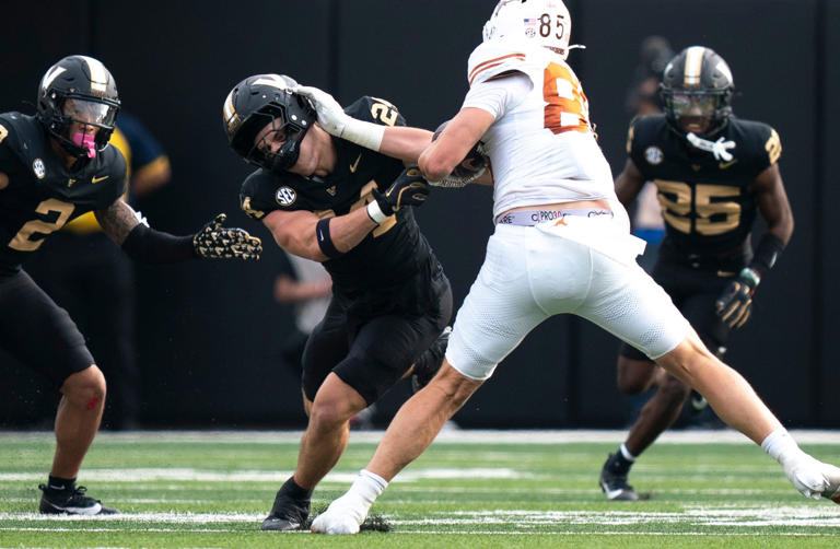 Tennessee Titans pick Gunnar Helm: Meet Texas tight end in 2025 NFL Draft