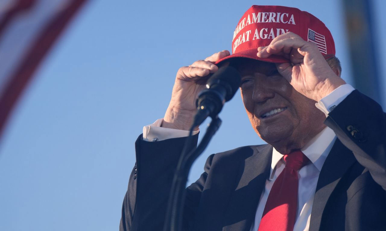 ¿Tercer intento de asesinato contra Donald Trump? Hombre armado es ... ¿Tercer intento de asesinato contra Donald Trump? Hombre armado es ...