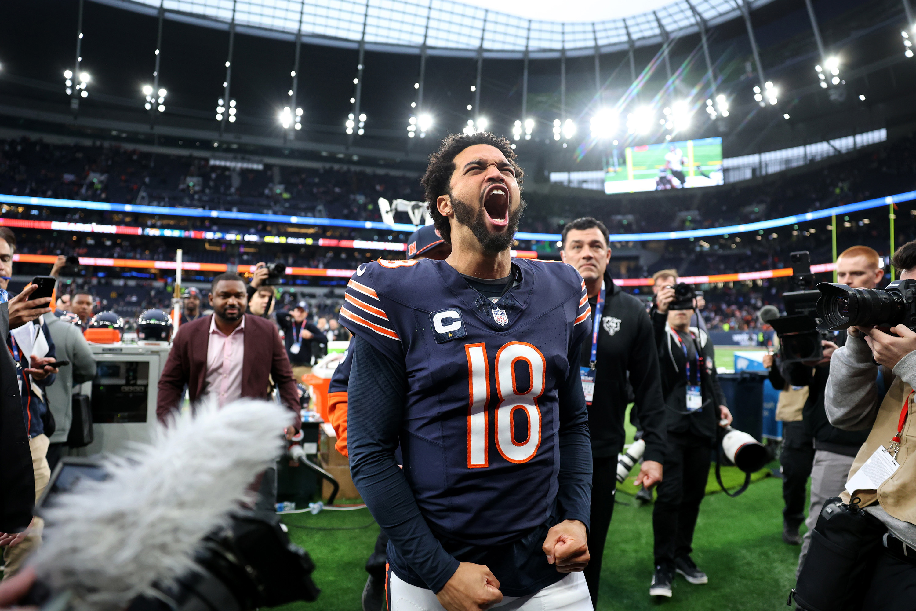 Caleb Williams throws 4 TD passes as the Bears roll in London 35-16 vs ... Caleb Williams throws 4 TD passes as the Bears roll in London 35-16 vs ...