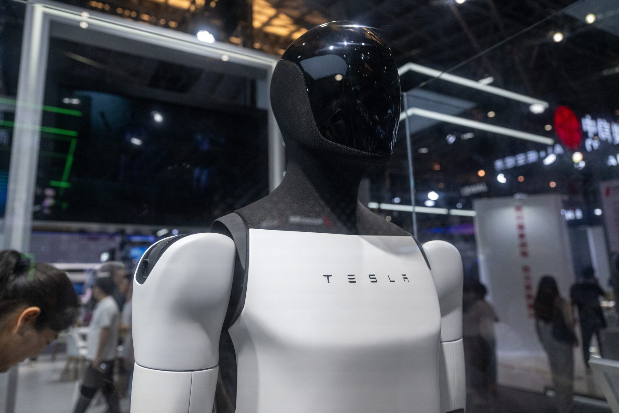 Elon Musk’s Optimus bot stole the show at Tesla’s robo-taxi unveil—but ... Elon Musk’s Optimus bot stole the show at Tesla’s robo-taxi unveil—but ...