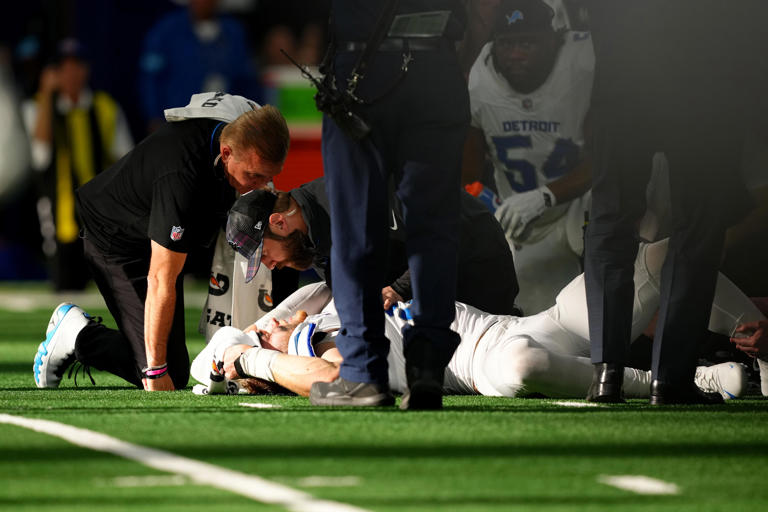 Will Aidan Hutchinson play in Super Bowl after leg injury? 4 doctors ...