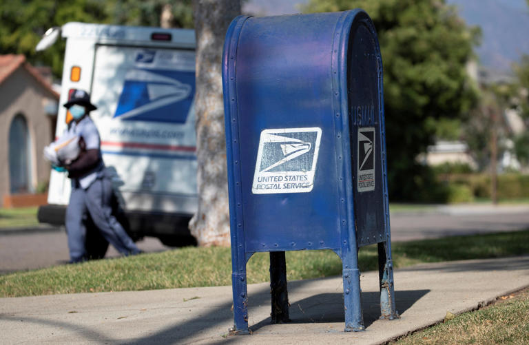 Here's why blue USPS mailboxes have been slowly disappearing from your ...
