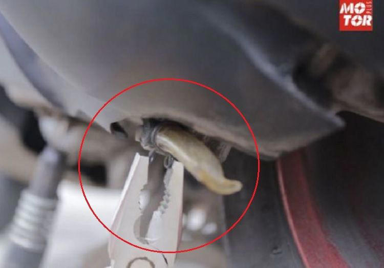 Fungsi Slang Kecil di CVT Motor Matic Ternyata Penting. Ini Penjelasannya Fungsi Slang Kecil di CVT Motor Matic Ternyata Penting. Ini Penjelasannya