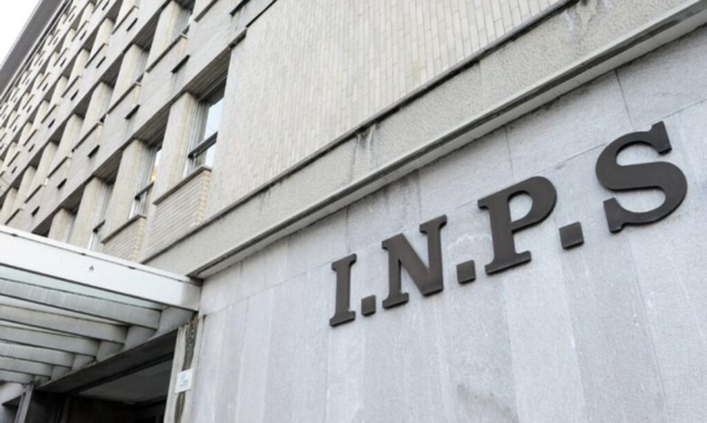 Assegno Unico + ricarica da 80€ tra i pagamenti INPS di metà marzo. Ma ...