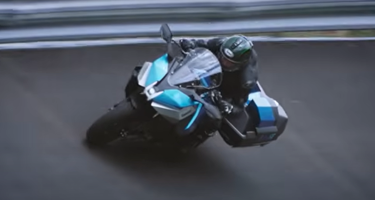 Kawasaki Unveils World's First Hydrogen-Powered Motorcycle Kawasaki Unveils World's First Hydrogen-Powered Motorcycle