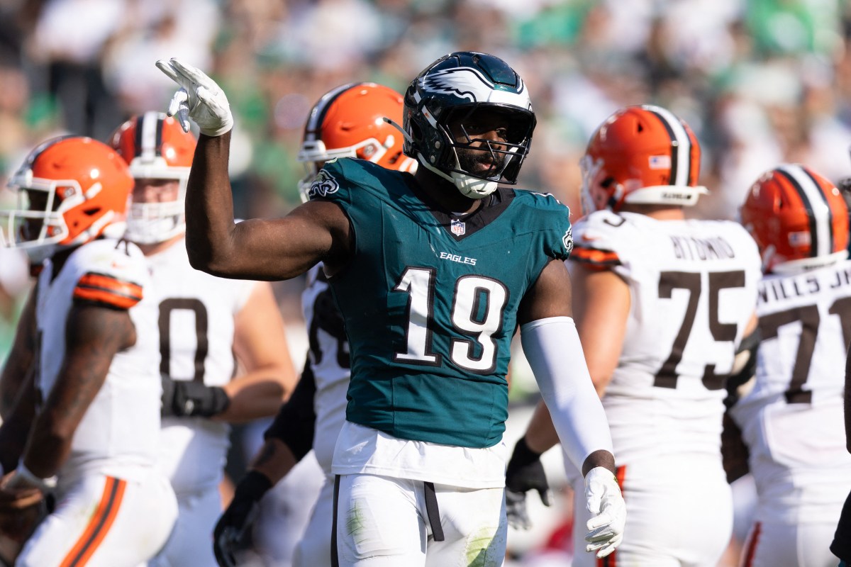 Eagles’ Jalyx Hunt is ready for the challenge of replacing Josh Sweat ...