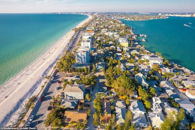 Florida condo owners fight back amid facing $3,000 monthly fee hike Florida condo owners fight back amid facing $3,000 monthly fee hike