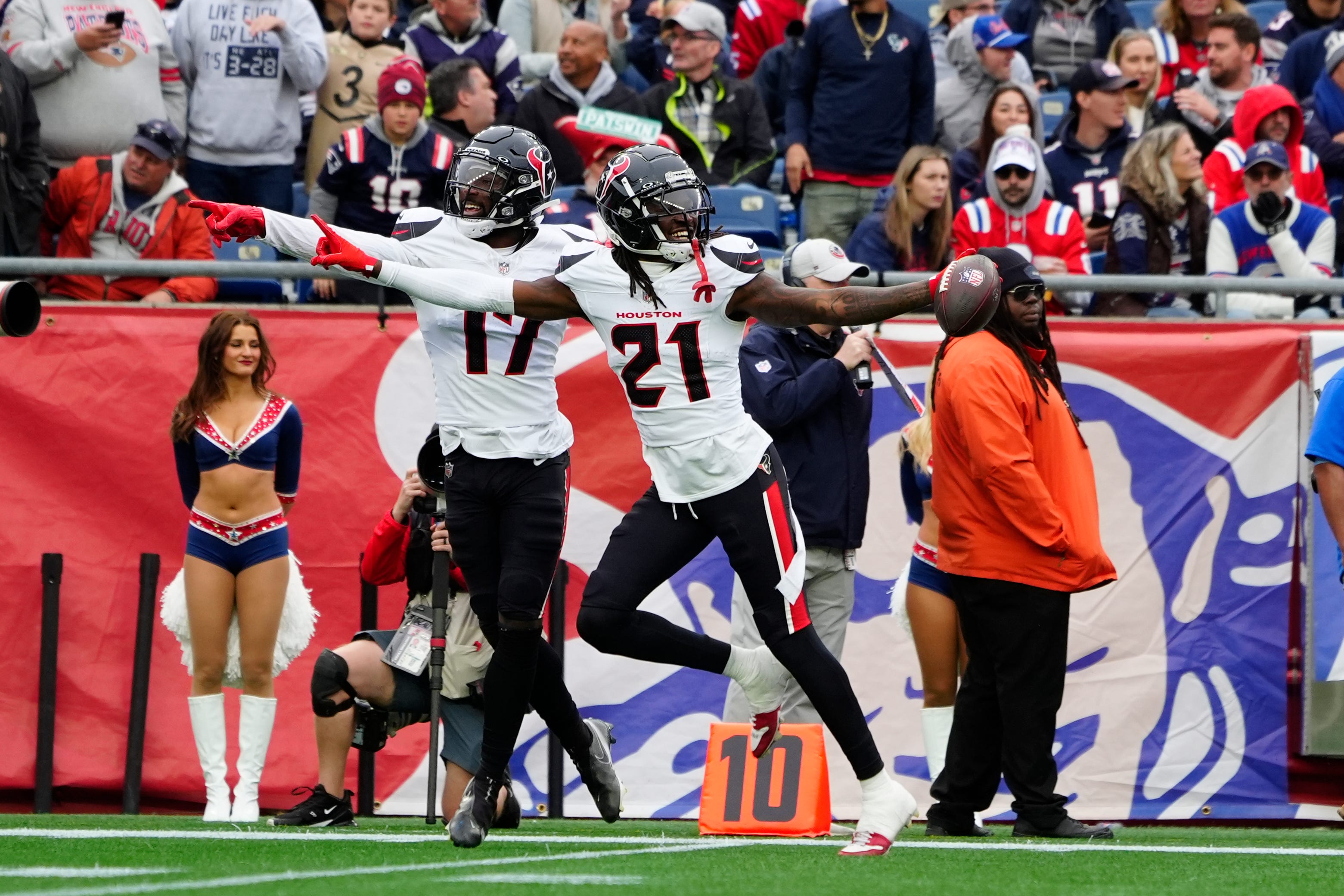Texans DB Calen Bullock named breakout candidate for 2025 season