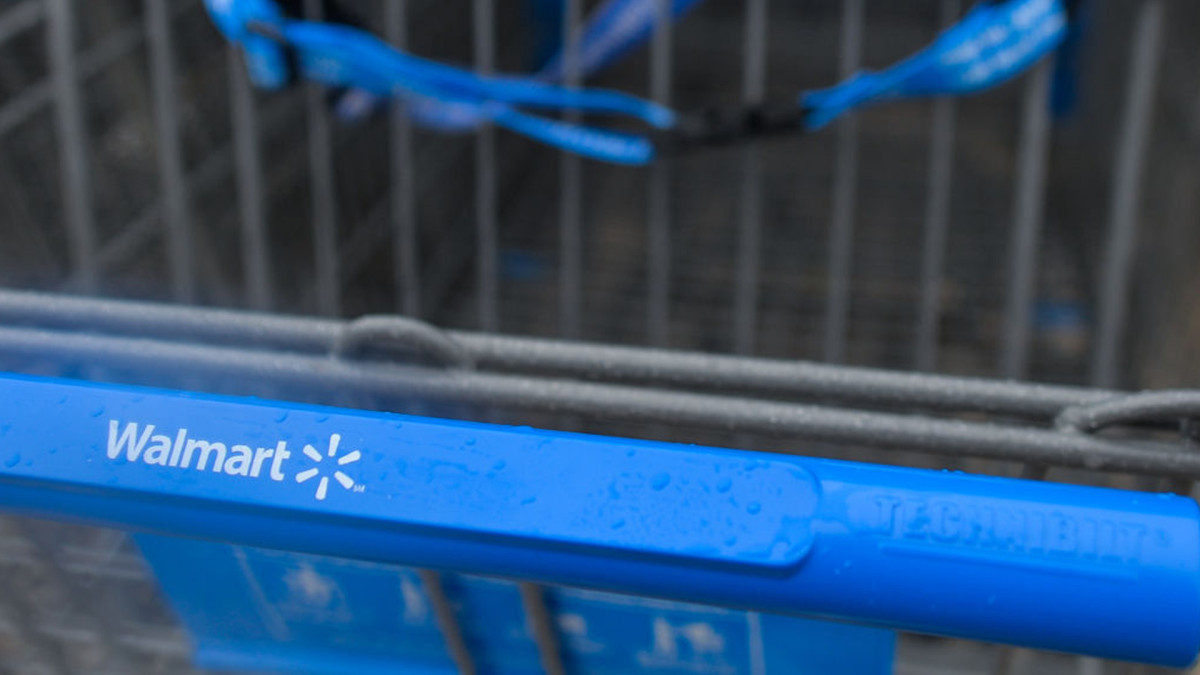 Walmart is selling a 'lightweight' $100 portable charger for just $15 ...