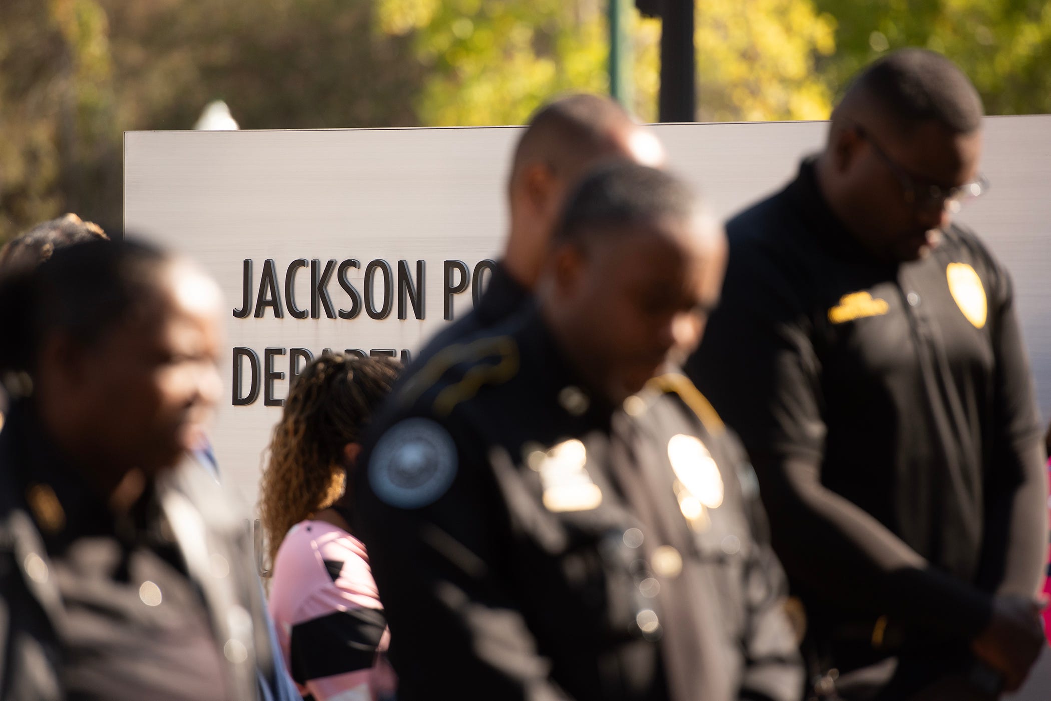 Jackson police make arrest after viral photo shows gun aimed at officer