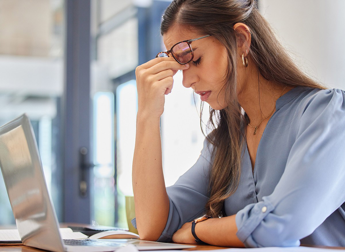 12 Surprising Signs Your Job Could Be Hurting Your Health 12 Surprising Signs Your Job Could Be Hurting Your Health