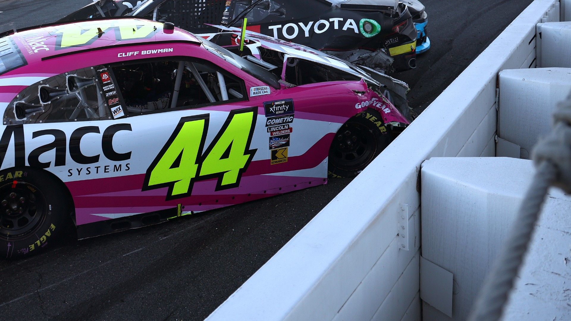 Het had slecht kunnen aflopen, grote schrik: foto's van groot ongeluk